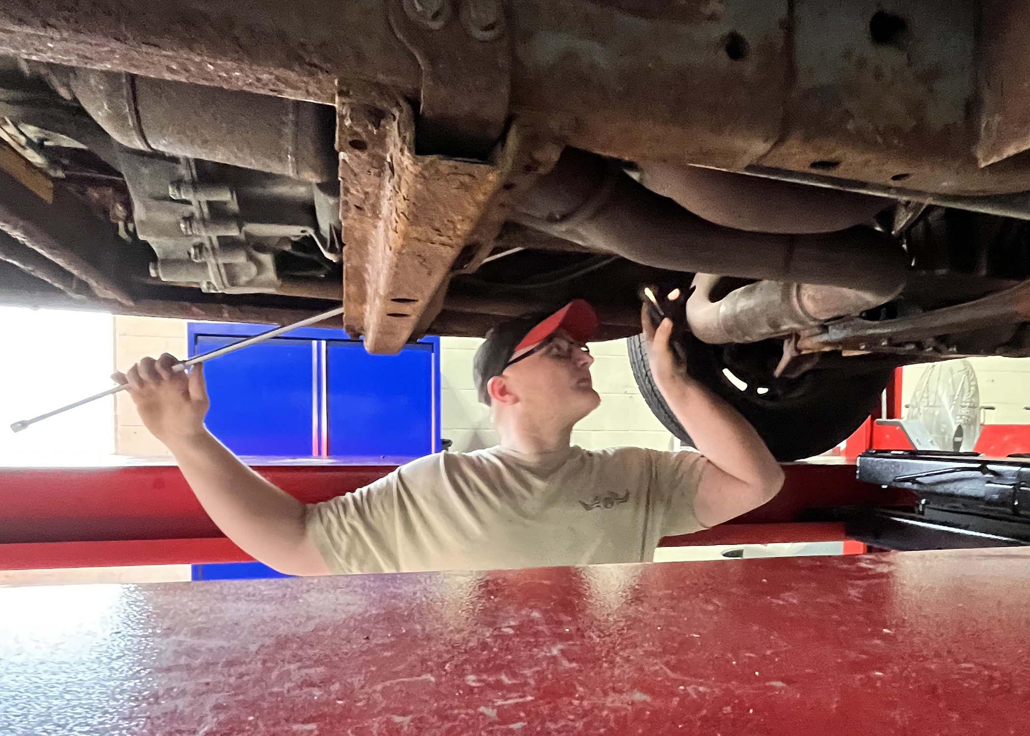 Receiving a lift toward his automotive goals - Berne-Knox-Westerlo ...